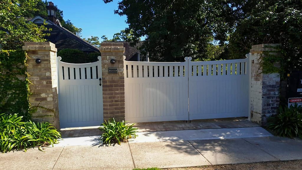 High quality driveway gates Sydney - Craft in Wood Fences and Gates