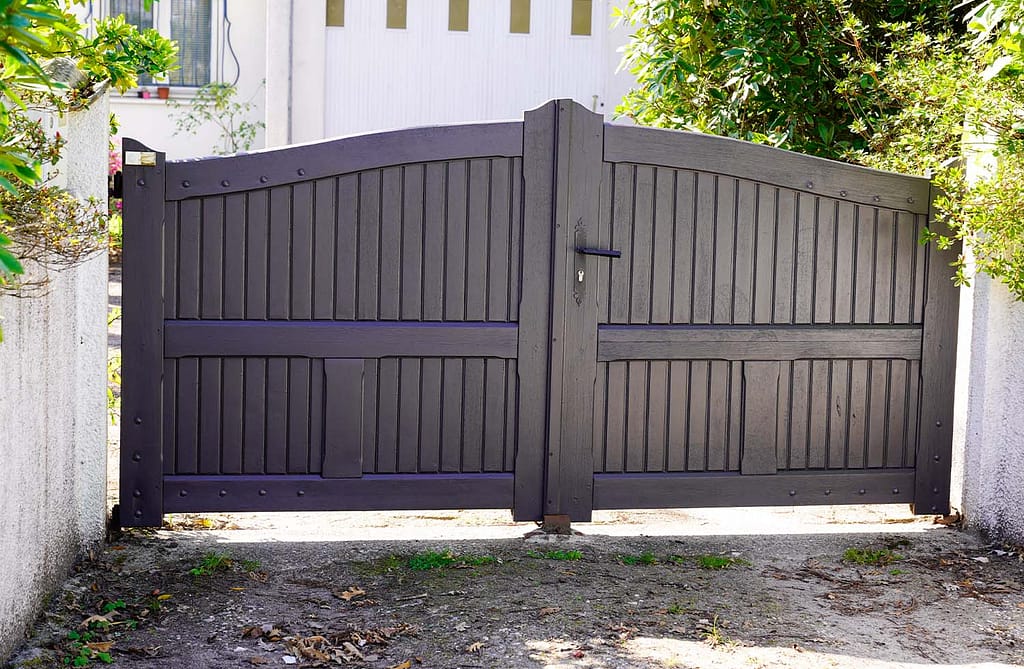 Driveway Gate - Craft in Wood | Timber Fences and Gates, Hornsby, Sydney