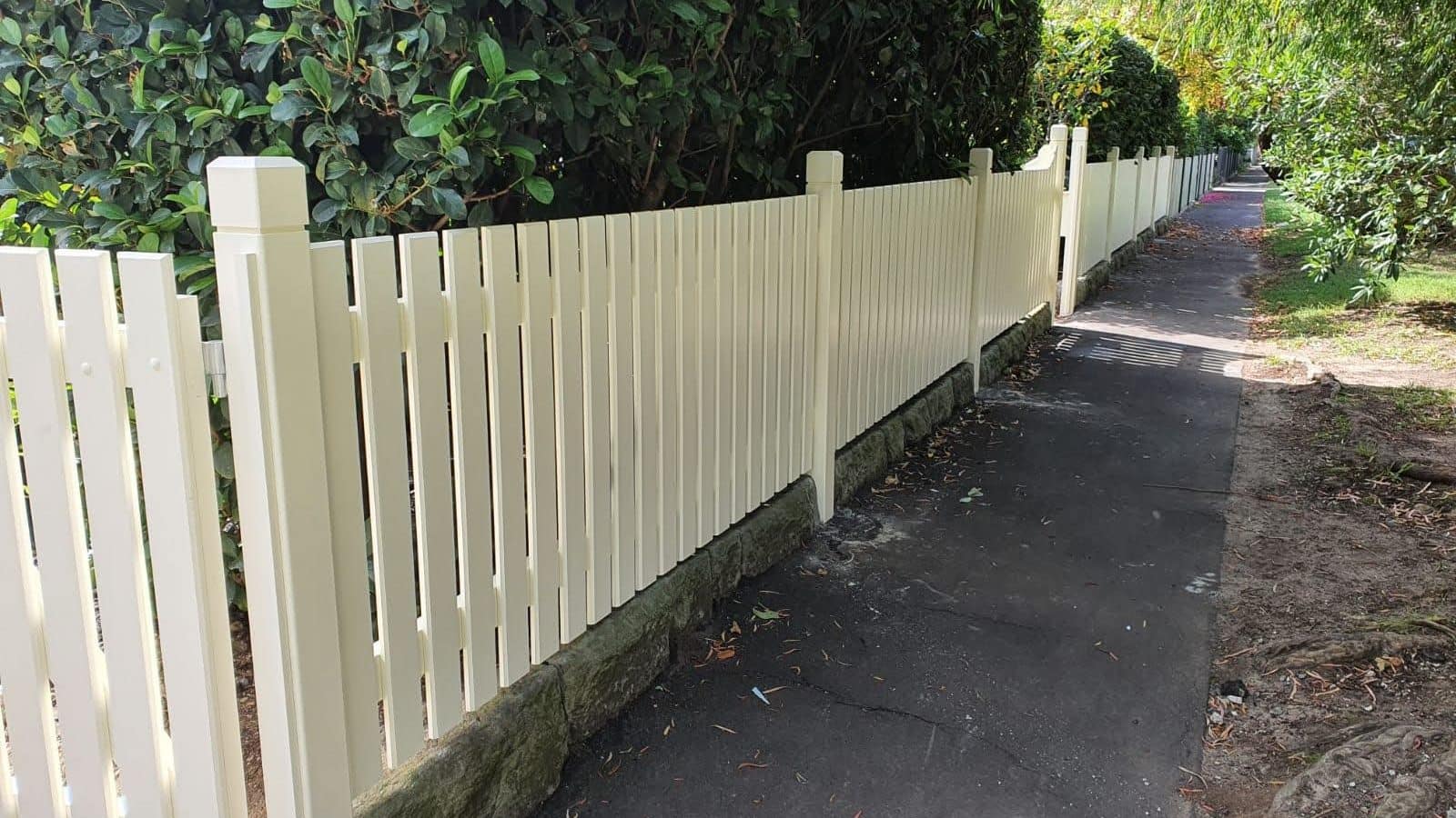 Fences - Craft in Wood | Timber Fences and Gates, Hornsby, Sydney